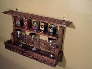 DIY Pallet Kitchen Spice Rack