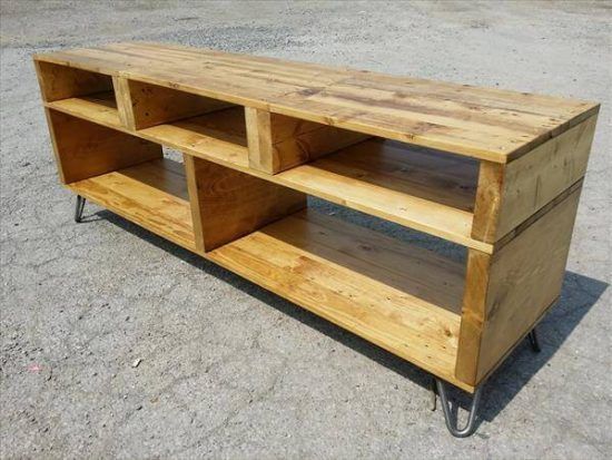 DIY Pallet TV Stand and Console