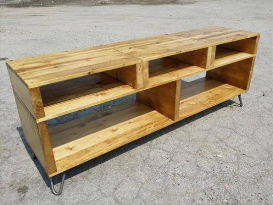 DIY Pallet TV Stand and Console