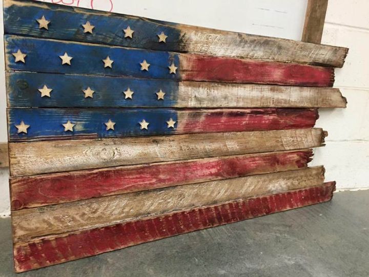 DIY Rustic Pallet Flag