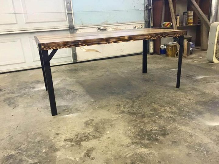 DIY Pallet Table with Metal Legs