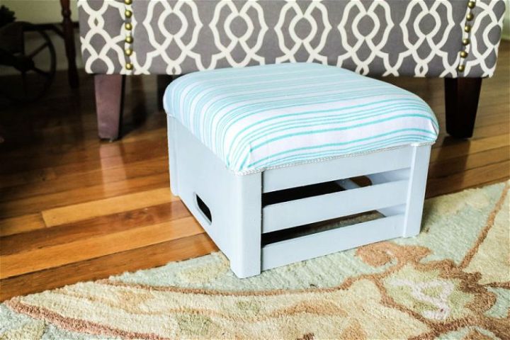 25 DIY Footrest Ideas - Free DIY Footstool Plans - Pallet Ideas