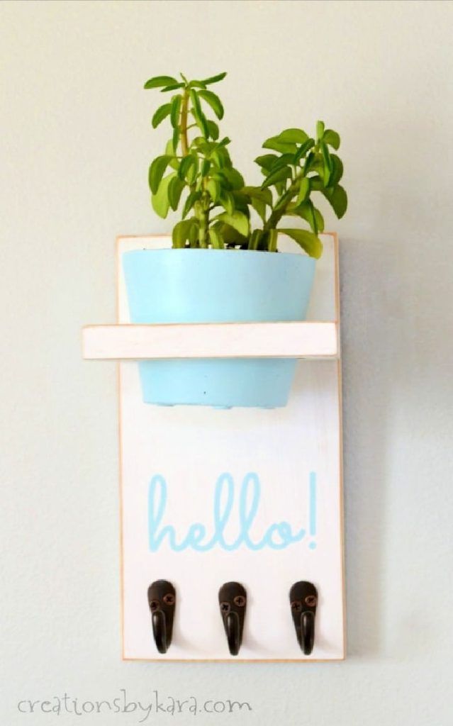 20 Homemade DIY Key Holder Ideas - Pallet Ideas